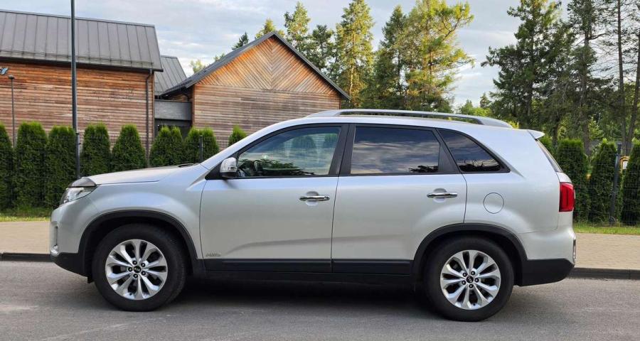Grey Kia Sorento 2013 in Vilnius, with an engine capacity of 2.20 L and mileage of 270 thousand km for 6300 €, photo 9 on AUTOMOTO.COM.LV