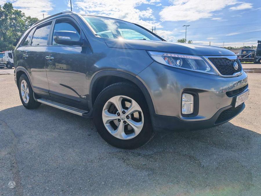 Pelēks Kia Sorento 2013 Kauņa, ar dzinēja tilpumu 2.20 L un nobraukumu 141 tūkst. km par 2900 €, foto 1 vietnē AUTOMOTO.COM.LV