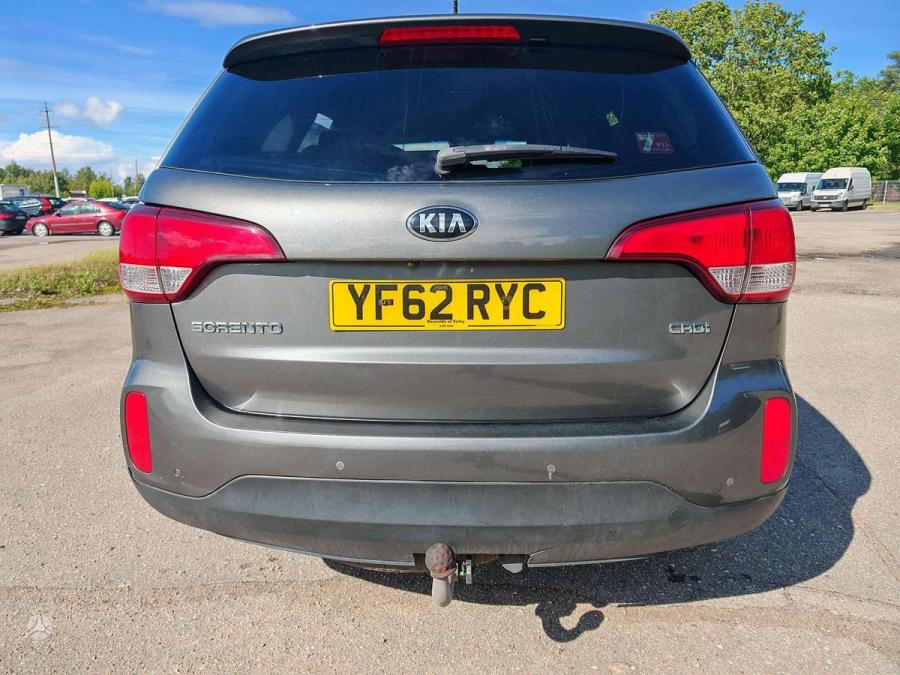 Pelēks Kia Sorento 2013 Kauņa, ar dzinēja tilpumu 2.20 L un nobraukumu 141 tūkst. km par 2900 €, foto 7 vietnē AUTOMOTO.COM.LV