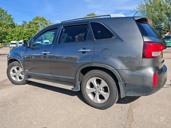 Pelēks Kia Sorento 2013 Kauņa, ar dzinēja tilpumu 2.20 L un nobraukumu 141 tūkst. km par 2900 €, foto 8 vietnē AUTOMOTO.COM.LV