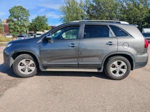 Pelēks Kia Sorento 2013 Kauņa, ar dzinēja tilpumu 2.20 L un nobraukumu 141 tūkst. km par 2900 €, foto 10 vietnē AUTOMOTO.COM.LV