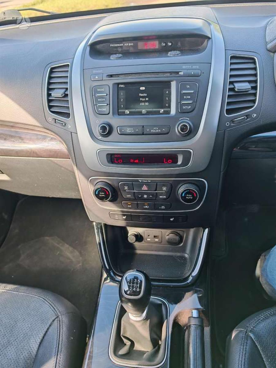 Pelēks Kia Sorento 2013 Kauņa, ar dzinēja tilpumu 2.20 L un nobraukumu 141 tūkst. km par 2900 €, foto 16 vietnē AUTOMOTO.COM.LV