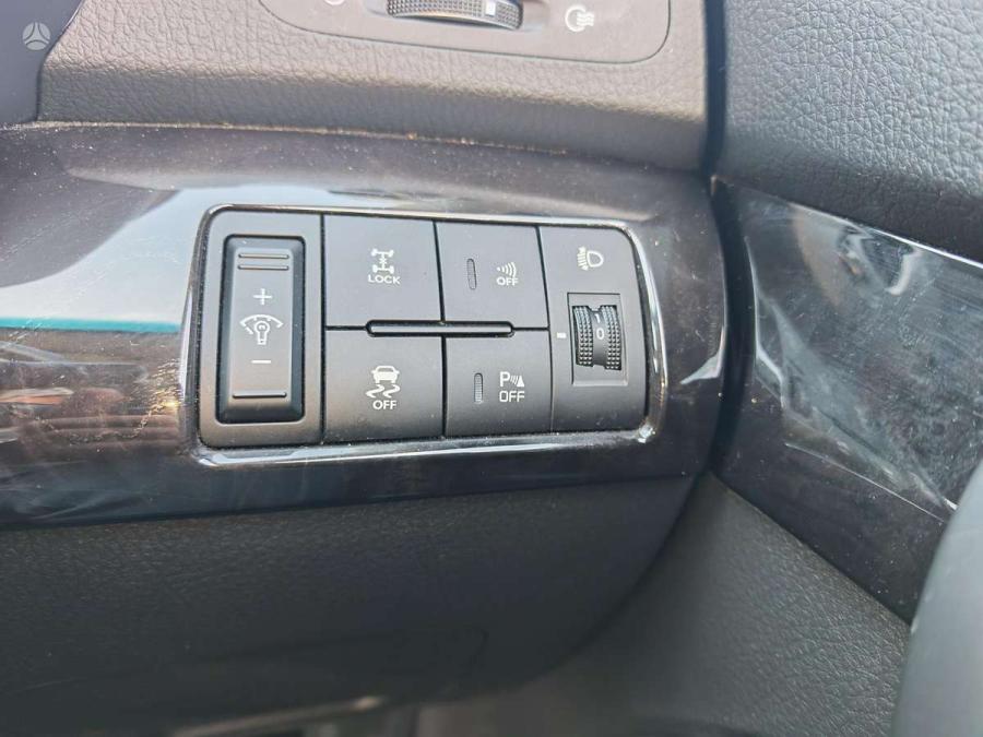 Pelēks Kia Sorento 2013 Kauņa, ar dzinēja tilpumu 2.20 L un nobraukumu 141 tūkst. km par 2900 €, foto 19 vietnē AUTOMOTO.COM.LV