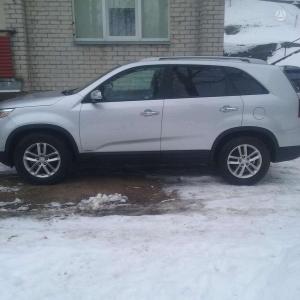 Pelēks Kia Sorento 2014 Viļņa, ar dzinēja tilpumu 3.30 L un nobraukumu 120 tūkst. km par 12500 €, foto 2 vietnē AUTOMOTO.COM.LV