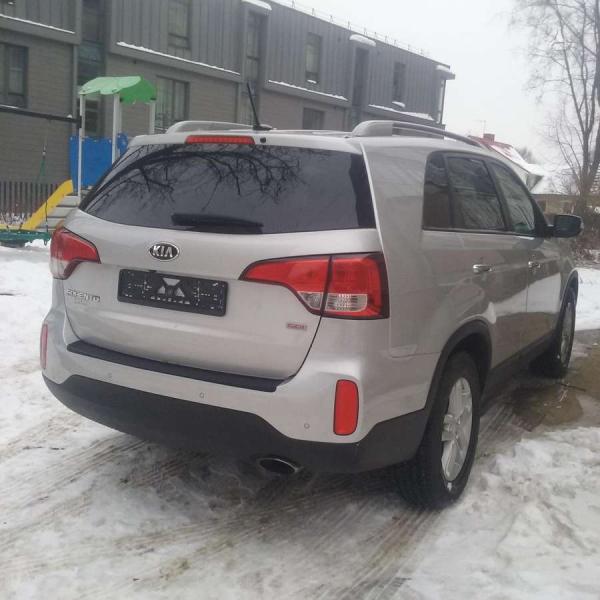 Pelēks Kia Sorento 2014 Viļņa, ar dzinēja tilpumu 3.30 L un nobraukumu 120 tūkst. km par 12500 €, foto 6 vietnē AUTOMOTO.COM.LV
