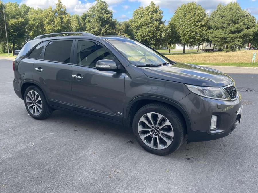 Pelēks Kia Sorento 2014 Kauņa, ar dzinēja tilpumu 2.20 L un nobraukumu 248 tūkst. km par 8950 €, foto 8 vietnē AUTOMOTO.COM.LV