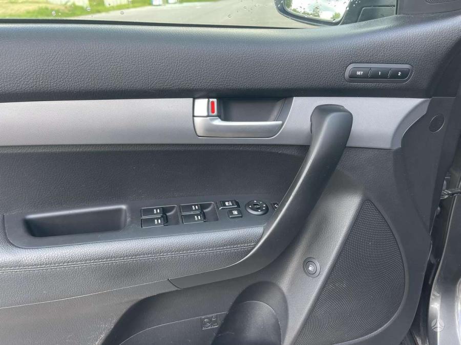 Pelēks Kia Sorento 2014 Kauņa, ar dzinēja tilpumu 2.20 L un nobraukumu 248 tūkst. km par 8950 €, foto 17 vietnē AUTOMOTO.COM.LV