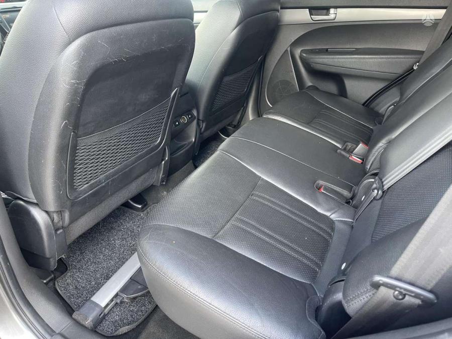 Pelēks Kia Sorento 2014 Kauņa, ar dzinēja tilpumu 2.20 L un nobraukumu 248 tūkst. km par 8950 €, foto 25 vietnē AUTOMOTO.COM.LV