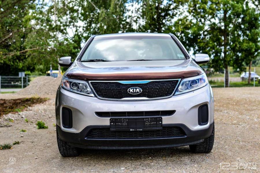 Grey Kia Sorento 2014 in Kretinga, with an engine capacity of 2.40 L and mileage of 140 thousand km for 8950 €, photo 4 on AUTOMOTO.COM.LV