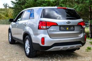Grey Kia Sorento 2014 in Kretinga, with an engine capacity of 2.40 L and mileage of 140 thousand km for 8950 €, photo 8 on AUTOMOTO.COM.LV