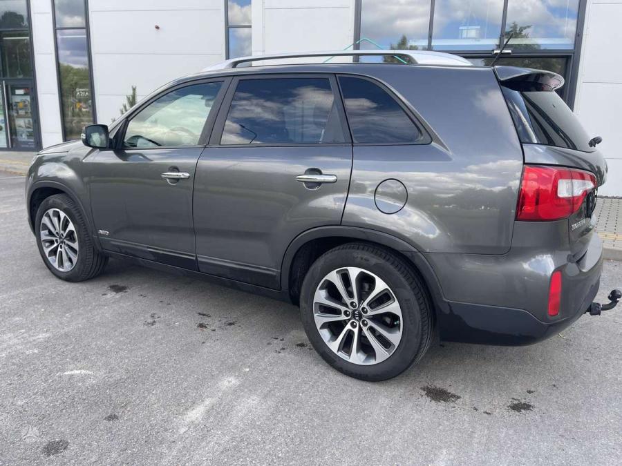 Pelēks Kia Sorento 2014 Kauņa, ar dzinēja tilpumu 2.20 L un nobraukumu 248 tūkst. km par 8950 €, foto 10 vietnē AUTOMOTO.COM.LV