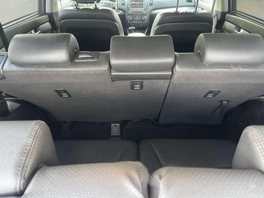 Pelēks Kia Sorento 2014 Kauņa, ar dzinēja tilpumu 2.20 L un nobraukumu 248 tūkst. km par 8950 €, foto 29 vietnē AUTOMOTO.COM.LV