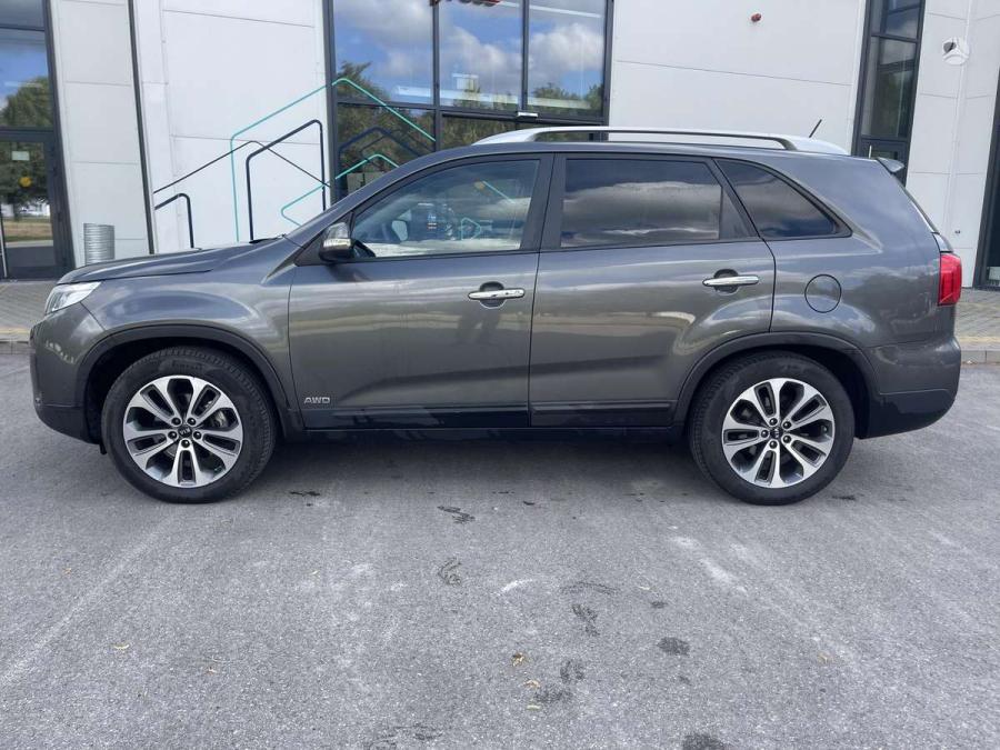 Pelēks Kia Sorento 2014 Kauņa, ar dzinēja tilpumu 2.20 L un nobraukumu 246 tūkst. km par 8950 €, foto 17 vietnē AUTOMOTO.COM.LV