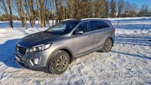 Grey Kia Sorento 2015 in Tallinn, with an engine capacity of 2.20 L and mileage of 250 thousand km for 10900 €, photo 4 on AUTOMOTO.COM.LV