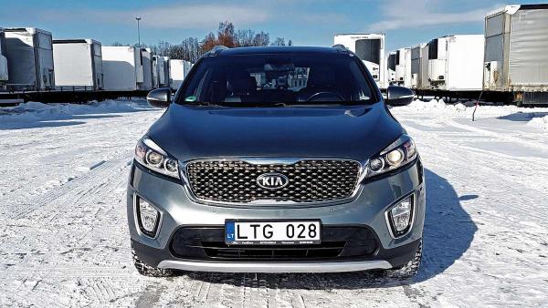 Pelēks Kia Sorento 2015 Viļņa, ar dzinēja tilpumu 2.20 L un nobraukumu 204 tūkst. km par 13990 €, foto 5 vietnē AUTOMOTO.COM.LV