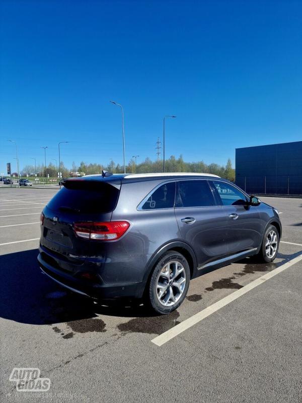 Grey Kia Sorento 2015 in Kaunas, with an engine capacity of 2.20 L and mileage of 290 thousand km for 13999 €, photo 3 on AUTOMOTO.COM.LV