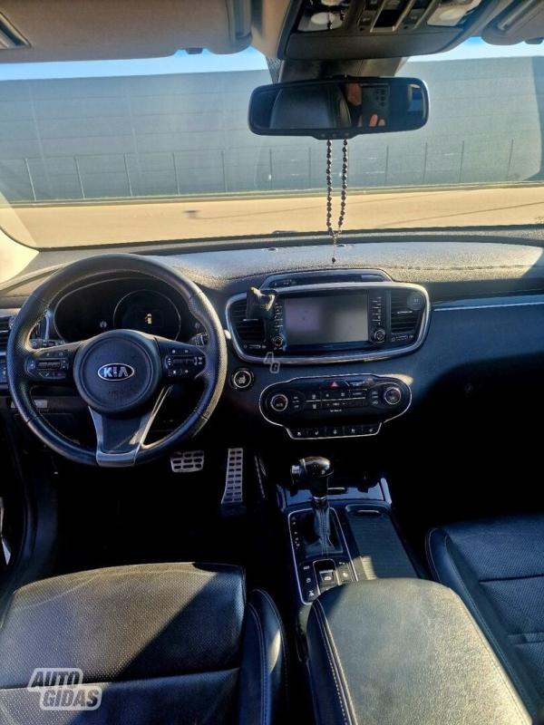 Grey Kia Sorento 2015 in Kaunas, with an engine capacity of 2.20 L and mileage of 290 thousand km for 13999 €, photo 10 on AUTOMOTO.COM.LV