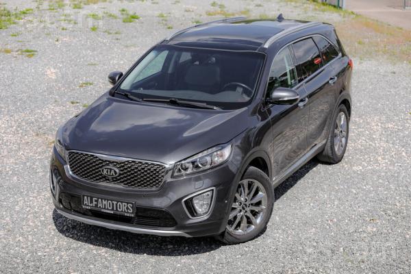 Grey Kia Sorento 2015 in Riga, with an engine capacity of 2.20 L and mileage of 156 thousand km for 16990 €, photo 5 on AUTOMOTO.COM.LV