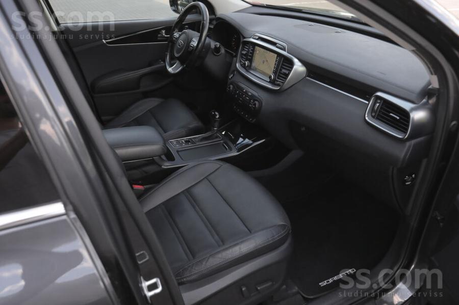Pelēks Kia Sorento 2015 Rīga, ar dzinēja tilpumu 2.20 L un nobraukumu 156 tūkst. km par 16990 €, foto 9 vietnē AUTOMOTO.COM.LV