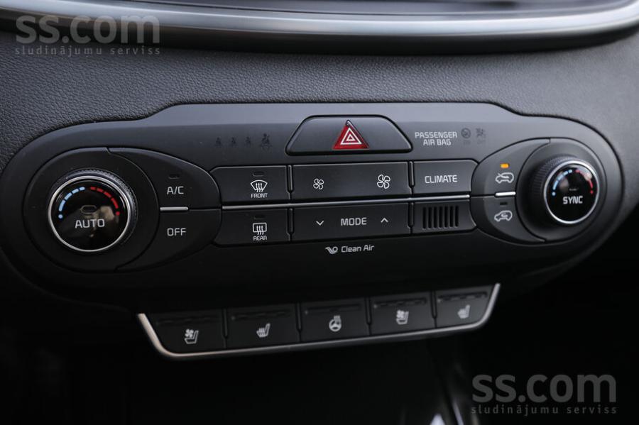 Pelēks Kia Sorento 2015 Rīga, ar dzinēja tilpumu 2.20 L un nobraukumu 156 tūkst. km par 16990 €, foto 18 vietnē AUTOMOTO.COM.LV