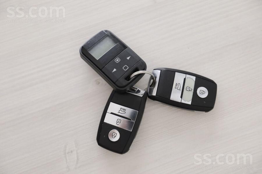 Pelēks Kia Sorento 2015 Rīga, ar dzinēja tilpumu 2.20 L un nobraukumu 156 tūkst. km par 16990 €, foto 29 vietnē AUTOMOTO.COM.LV