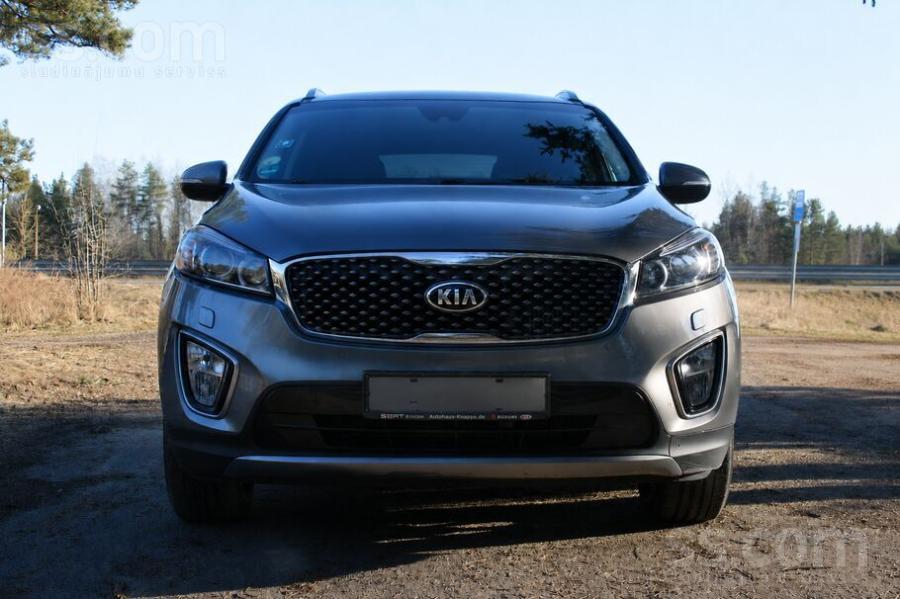 Grey Kia Sorento 2015 in Riga, with an engine capacity of 2.20 L and mileage of 230 thousand km for 14500 €, photo 3 on AUTOMOTO.COM.LV