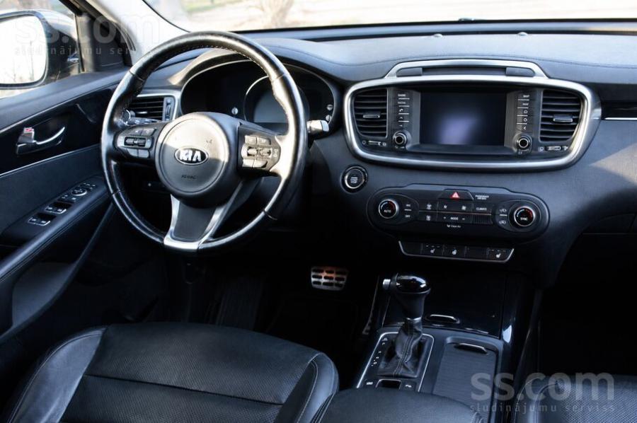 Grey Kia Sorento 2015 in Riga, with an engine capacity of 2.20 L and mileage of 230 thousand km for 14500 €, photo 12 on AUTOMOTO.COM.LV