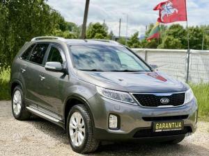 Grey Kia Sorento 2015 in Siauliai, with an engine capacity of 2.20 L and mileage of 223 thousand km for 12999 €, photo 18 on AUTOMOTO.COM.LV