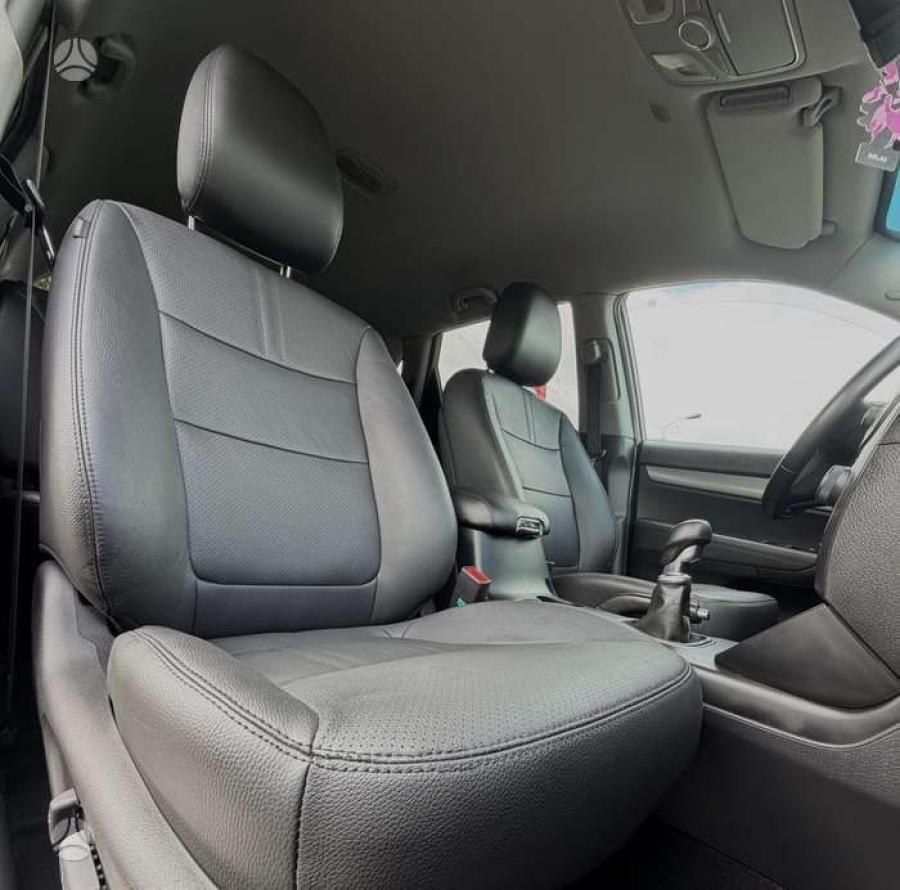 Grey Kia Sorento 2015 in Siauliai, with an engine capacity of 2.20 L and mileage of 223 thousand km for 12999 €, photo 26 on AUTOMOTO.COM.LV