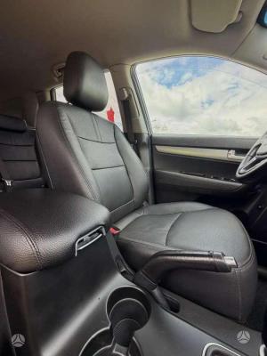 Grey Kia Sorento 2015 in Siauliai, with an engine capacity of 2.20 L and mileage of 223 thousand km for 12999 €, photo 27 on AUTOMOTO.COM.LV