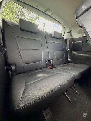 Grey Kia Sorento 2015 in Siauliai, with an engine capacity of 2.20 L and mileage of 223 thousand km for 12999 €, photo 30 on AUTOMOTO.COM.LV