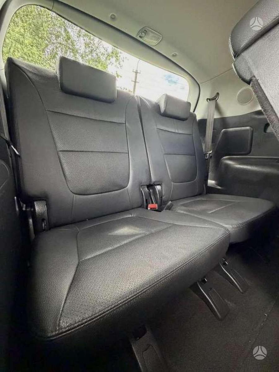 Grey Kia Sorento 2015 in Siauliai, with an engine capacity of 2.20 L and mileage of 223 thousand km for 12999 €, photo 30 on AUTOMOTO.COM.LV
