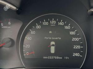 Grey Kia Sorento 2015 in Siauliai, with an engine capacity of 2.20 L and mileage of 223 thousand km for 12999 €, photo 38 on AUTOMOTO.COM.LV