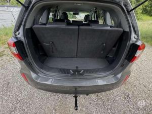 Grey Kia Sorento 2015 in Siauliai, with an engine capacity of 2.20 L and mileage of 223 thousand km for 12999 €, photo 39 on AUTOMOTO.COM.LV