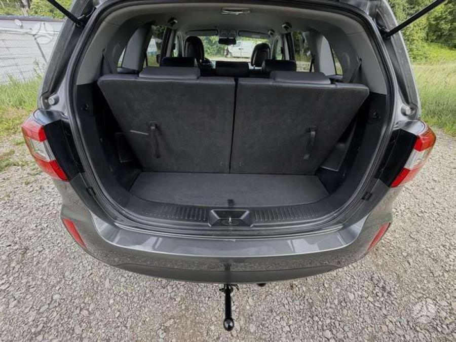 Grey Kia Sorento 2015 in Siauliai, with an engine capacity of 2.20 L and mileage of 223 thousand km for 12999 €, photo 39 on AUTOMOTO.COM.LV