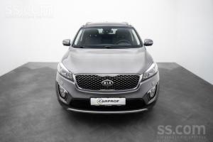 Grey Kia Sorento 2015 in Tallinn, with an engine capacity of 2.20 L and mileage of 229 thousand km for 13999 €, photo 3 on AUTOMOTO.COM.LV
