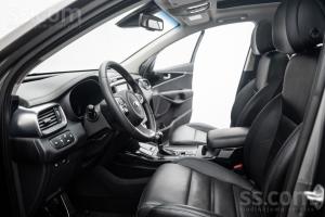 Grey Kia Sorento 2015 in Tallinn, with an engine capacity of 2.20 L and mileage of 229 thousand km for 13999 €, photo 8 on AUTOMOTO.COM.LV