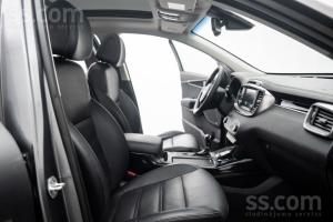 Grey Kia Sorento 2015 in Tallinn, with an engine capacity of 2.20 L and mileage of 229 thousand km for 13999 €, photo 11 on AUTOMOTO.COM.LV