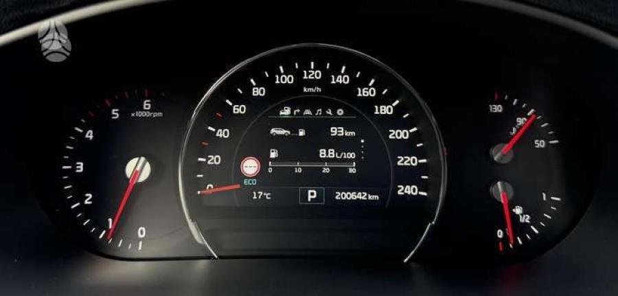 Grey Kia Sorento 2015 in Siauliai, with an engine capacity of 2.20 L and mileage of 201 thousand km for 15950 €, photo 45 on AUTOMOTO.COM.LV