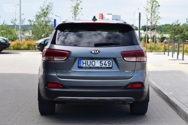 Grey Kia Sorento 2015 in Vilnius, with an engine capacity of 2.20 L and mileage of 237 thousand km for 12900 €, photo 5 on AUTOMOTO.COM.LV