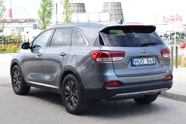 Grey Kia Sorento 2015 in Vilnius, with an engine capacity of 2.20 L and mileage of 237 thousand km for 12900 €, photo 6 on AUTOMOTO.COM.LV