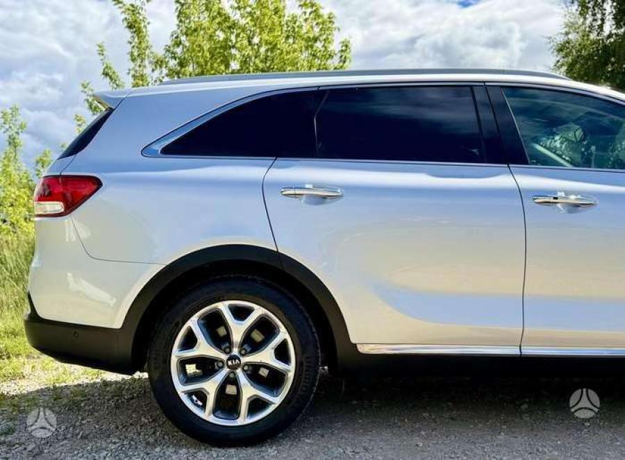 Pelēks Kia Sorento 2015 Šauļi, ar dzinēja tilpumu 2.20 L un nobraukumu 201 tūkst. km par 15950 €, foto 10 vietnē AUTOMOTO.COM.LV