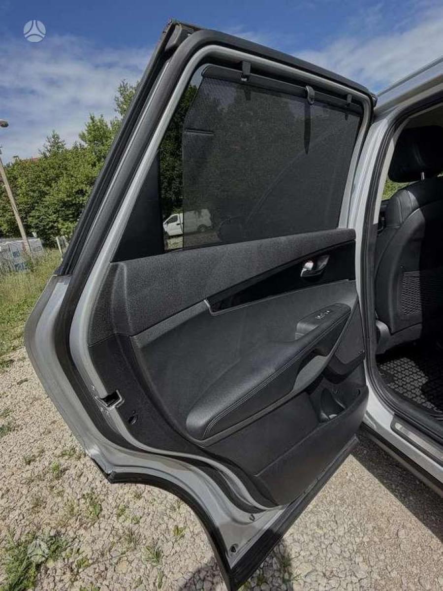Pelēks Kia Sorento 2015 Šauļi, ar dzinēja tilpumu 2.20 L un nobraukumu 201 tūkst. km par 15950 €, foto 46 vietnē AUTOMOTO.COM.LV