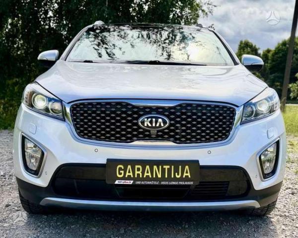 Grey Kia Sorento 2015 in Siauliai, with an engine capacity of 2.20 L and mileage of 201 thousand km for 15950 €, photo 5 on AUTOMOTO.COM.LV
