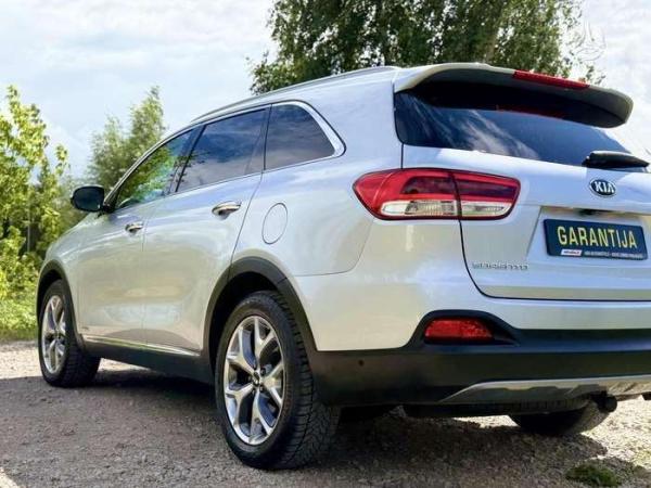 Grey Kia Sorento 2015 in Siauliai, with an engine capacity of 2.20 L and mileage of 201 thousand km for 15950 €, photo 7 on AUTOMOTO.COM.LV