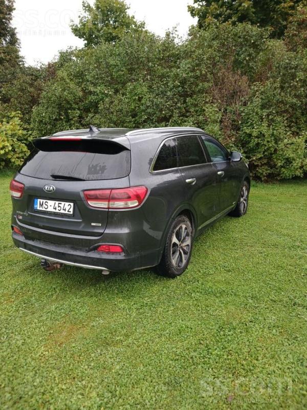 Pelēks Kia Sorento 2015 Madona, ar dzinēja tilpumu 2.20 L un nobraukumu 270 tūkst. km par 10960 €, foto 6 vietnē AUTOMOTO.COM.LV