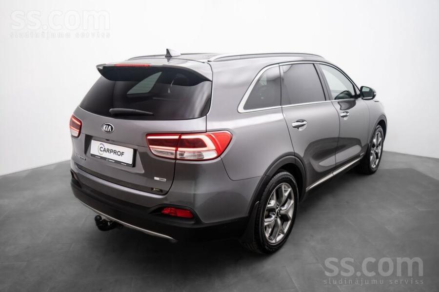 Pelēks Kia Sorento 2015 Tallina, ar dzinēja tilpumu 2.20 L un nobraukumu 217 tūkst. km par 13999 €, foto 4 vietnē AUTOMOTO.COM.LV