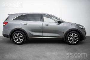 Pelēks Kia Sorento 2015 Tallina, ar dzinēja tilpumu 2.20 L un nobraukumu 217 tūkst. km par 13999 €, foto 7 vietnē AUTOMOTO.COM.LV