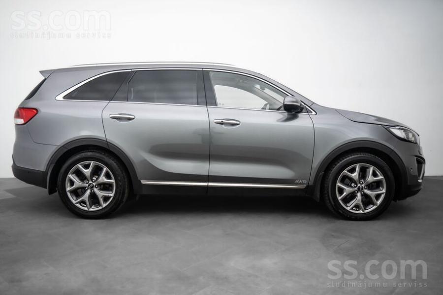 Pelēks Kia Sorento 2015 Tallina, ar dzinēja tilpumu 2.20 L un nobraukumu 217 tūkst. km par 13999 €, foto 7 vietnē AUTOMOTO.COM.LV