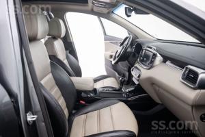 Pelēks Kia Sorento 2015 Tallina, ar dzinēja tilpumu 2.20 L un nobraukumu 217 tūkst. km par 13999 €, foto 13 vietnē AUTOMOTO.COM.LV